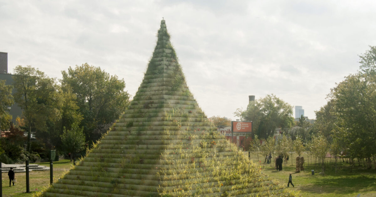 The Living Pyramid | Mudam